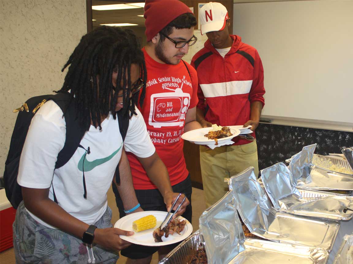 SSS Welcome BBQ Entices Students | Student Life | Nebraska